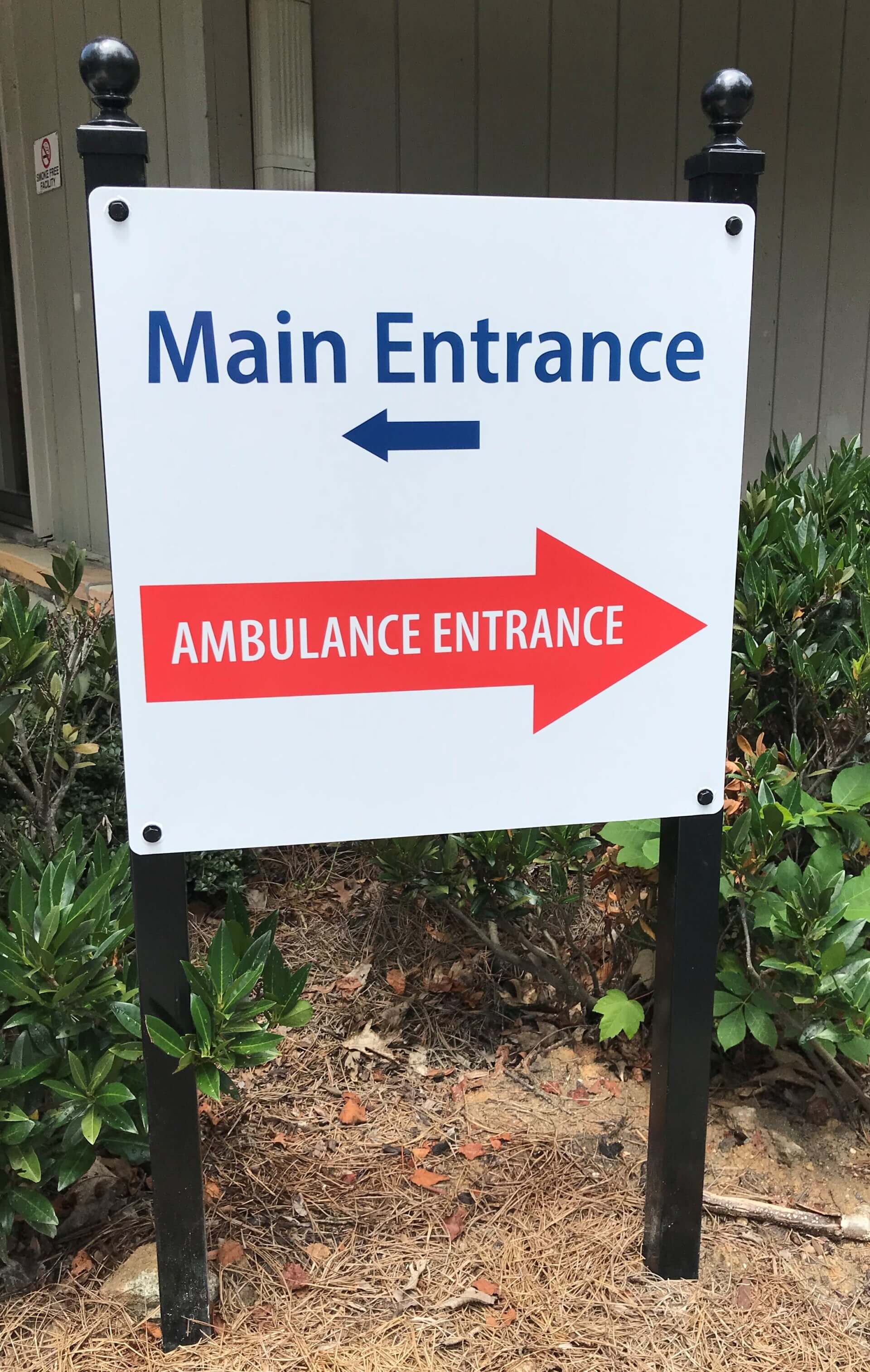 Wayfinding Yard Signs in Union City GA Help Southest Christian Care!