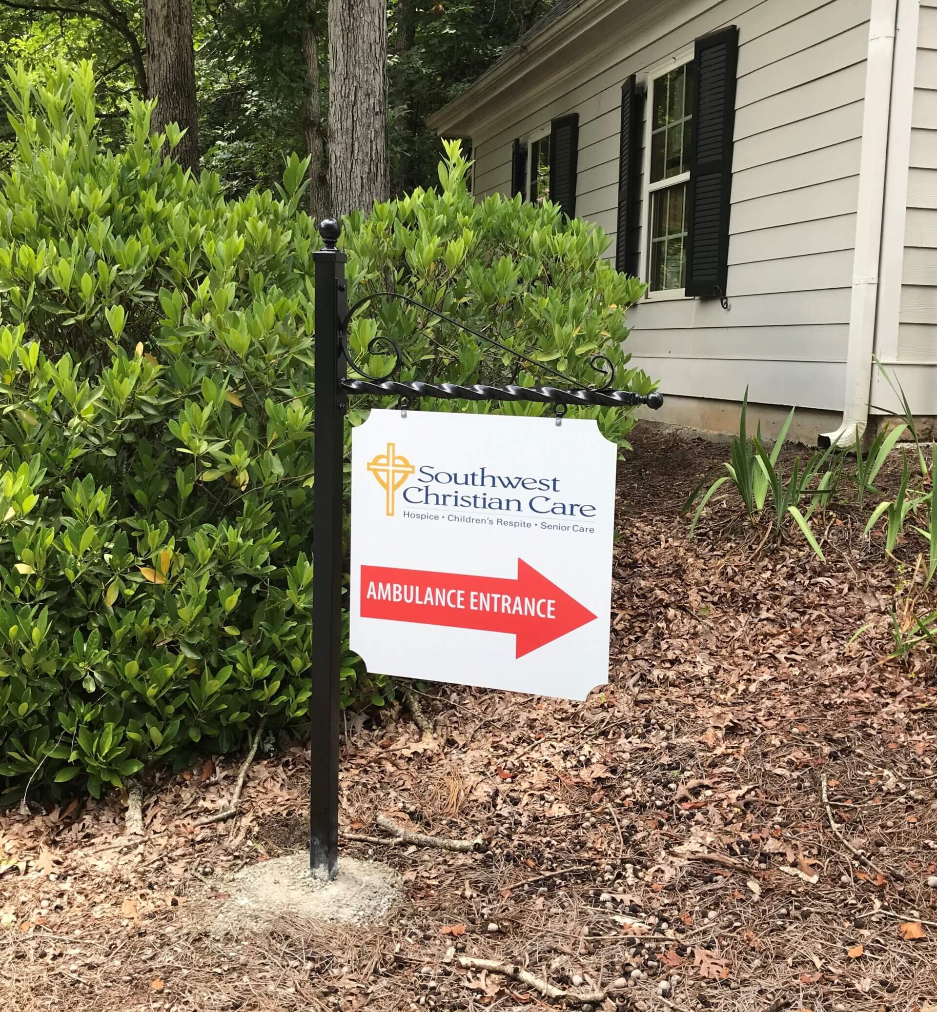 Wayfinding Yard Signs in Union City GA Help Southest Christian Care!